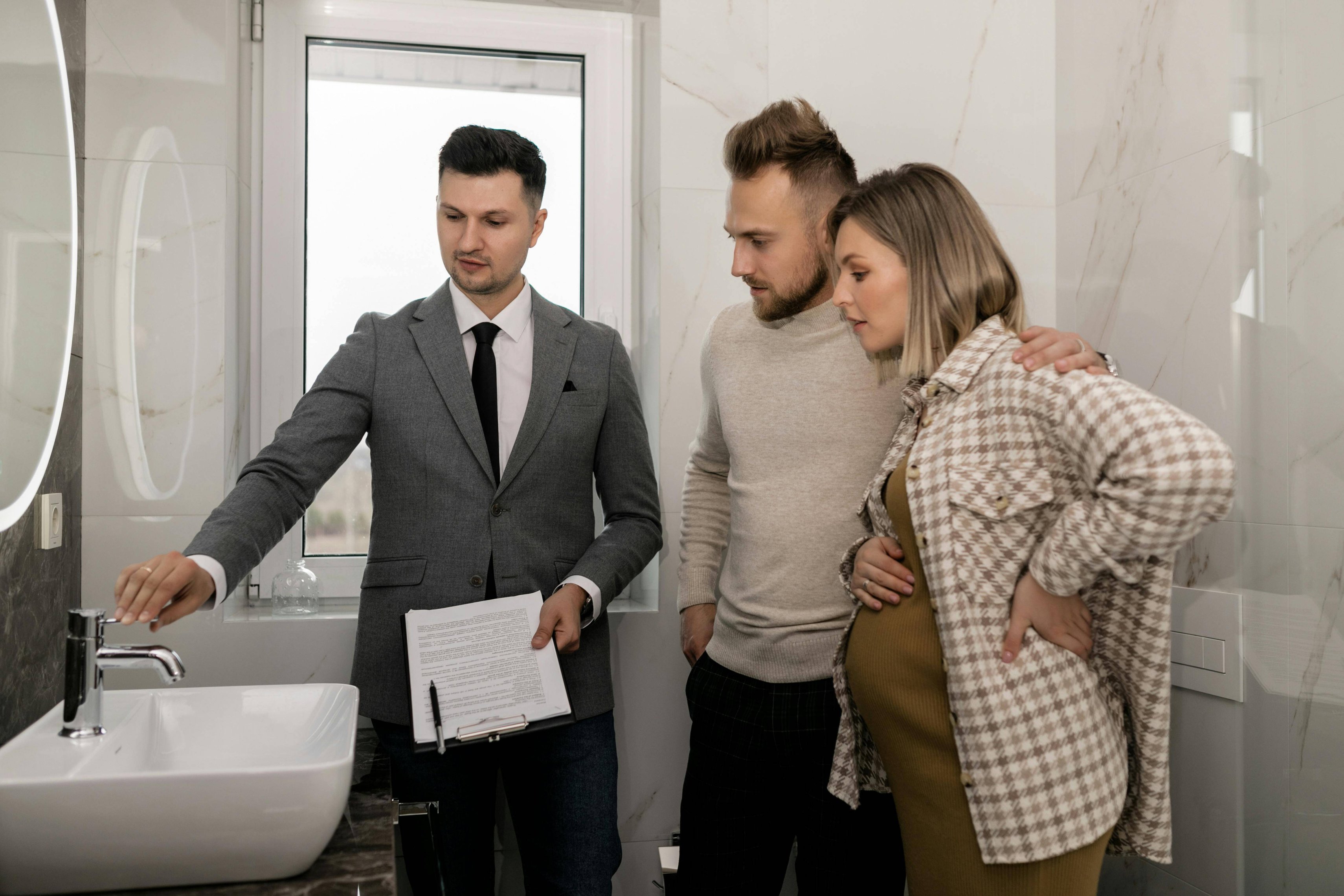 Iowa Real Estate Law: What You Need to Know About Abstracts